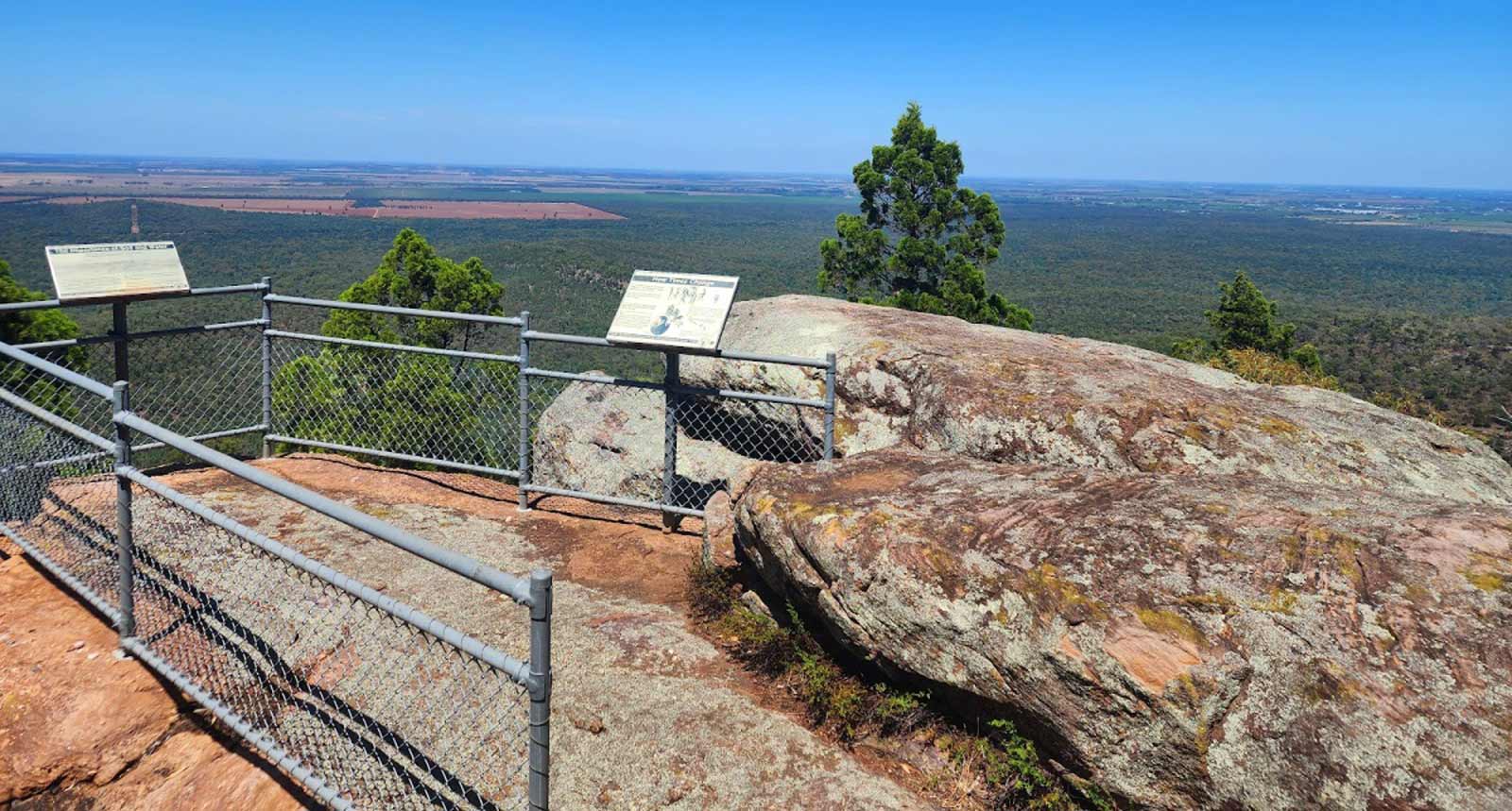 Mount Brogden Walking Track (4.5km) - Cocoparra National Park, NSW