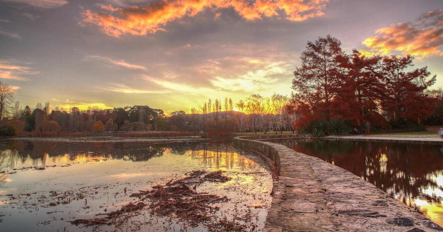 Hike Canberra and the ACT: Mountains, Nature Reserves and Riverside Trails